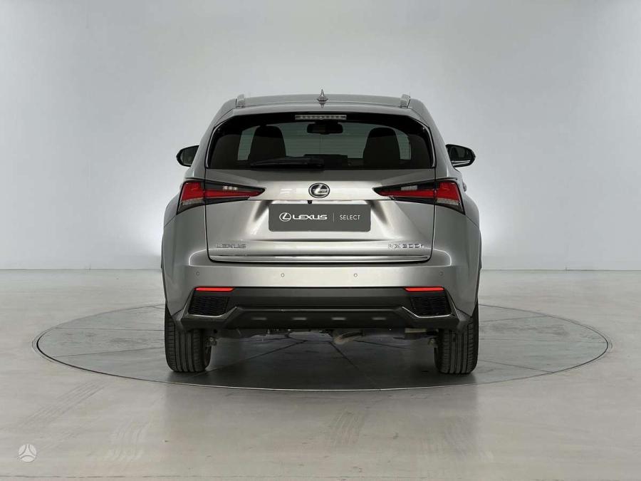 Grey Lexus NX 300h 2018 in Vilnius, with an engine capacity of 2.49 L and mileage of 99 thousand km for 29900 €, photo 5 on AUTOMOTO.COM.LV