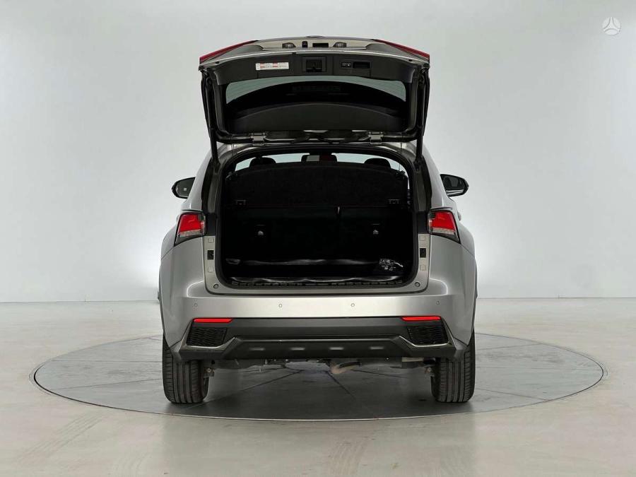 Grey Lexus NX 300h 2018 in Vilnius, with an engine capacity of 2.49 L and mileage of 99 thousand km for 29900 €, photo 11 on AUTOMOTO.COM.LV