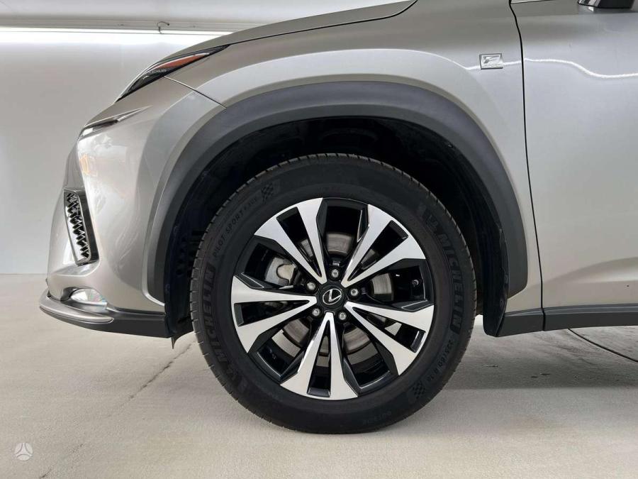 Grey Lexus NX 300h 2018 in Vilnius, with an engine capacity of 2.49 L and mileage of 99 thousand km for 29900 €, photo 16 on AUTOMOTO.COM.LV