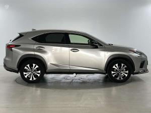 Grey Lexus NX 300h 2018 in Vilnius, with an engine capacity of 2.49 L and mileage of 99 thousand km for 29900 €, photo 17 on AUTOMOTO.COM.LV