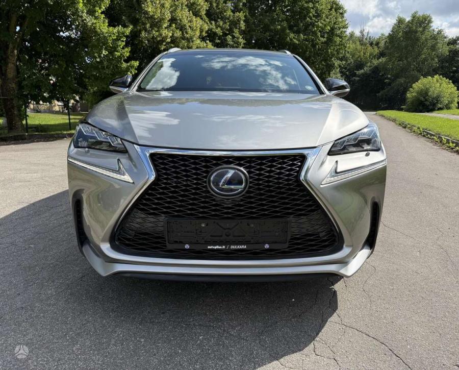 Серый Лексус NX 300h 2018 в Шяуляй, объемом двигателя 2.49 л и пробегом 109 тыс. км за 23200 €, фото 3 на AUTOMOTO.COM.LV