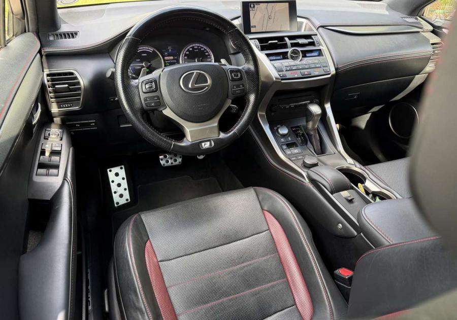 Серый Лексус NX 300h 2018 в Шяуляй, объемом двигателя 2.49 л и пробегом 109 тыс. км за 23200 €, фото 10 на AUTOMOTO.COM.LV
