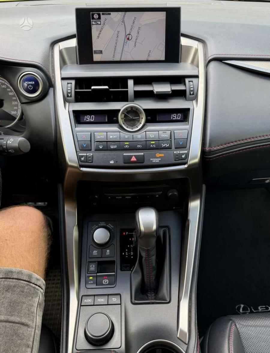 Серый Лексус NX 300h 2018 в Шяуляй, объемом двигателя 2.49 л и пробегом 109 тыс. км за 23200 €, фото 14 на AUTOMOTO.COM.LV