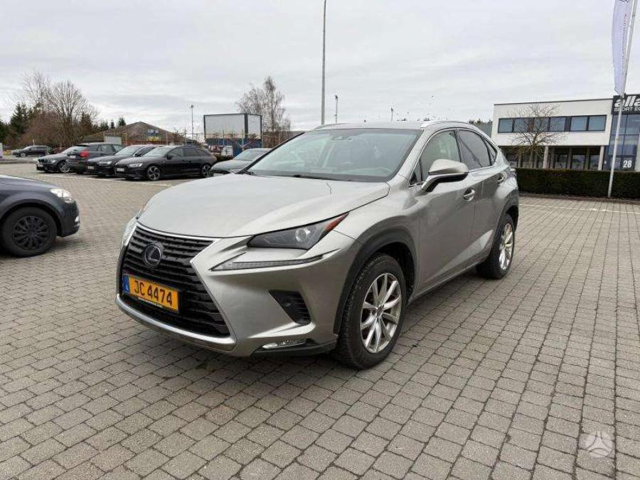 Серый Лексус NX 300h 2018 в Расейняй, объемом двигателя 2.49 л и пробегом 157 тыс. км за 18900 €, фото 1 на AUTOMOTO.COM.LV