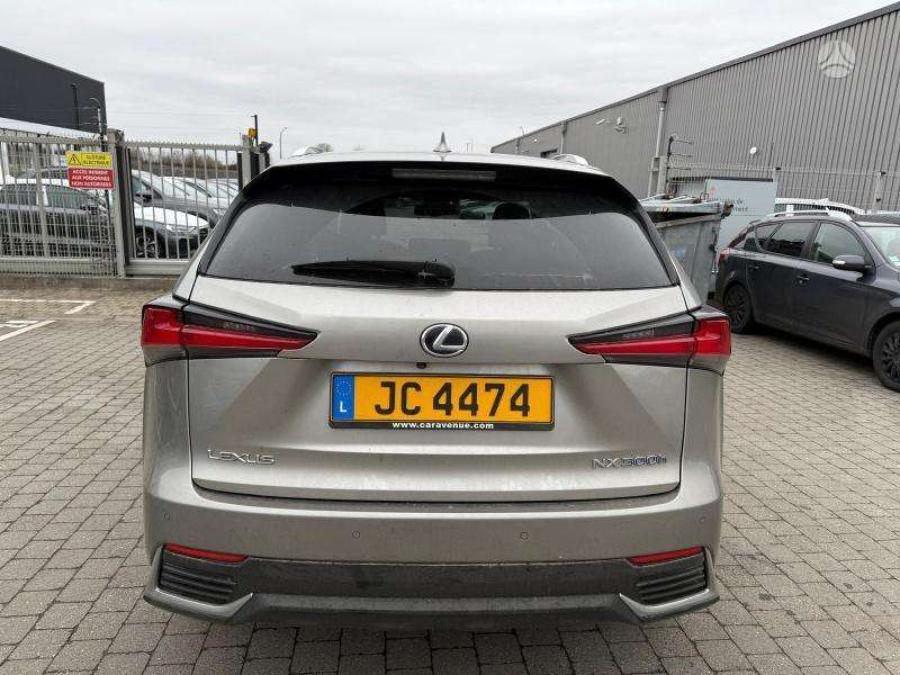 Серый Лексус NX 300h 2018 в Расейняй, объемом двигателя 2.49 л и пробегом 157 тыс. км за 18900 €, фото 5 на AUTOMOTO.COM.LV