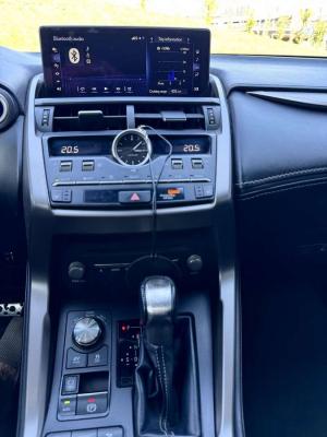 Серый Лексус NX 300h 2018 в Вильнюс, объемом двигателя 2.49 л и пробегом 214 тыс. км за 20700 €, фото 3 на AUTOMOTO.COM.LV