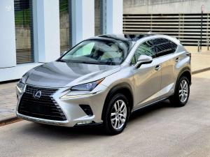 Grey Lexus NX 300h 2018 in Vilnius, with an engine capacity of 2.50 L and mileage of 260 thousand km for 22850 €, photo 4 on AUTOMOTO.COM.LV