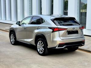 Grey Lexus NX 300h 2018 in Vilnius, with an engine capacity of 2.50 L and mileage of 260 thousand km for 22850 €, photo 6 on AUTOMOTO.COM.LV