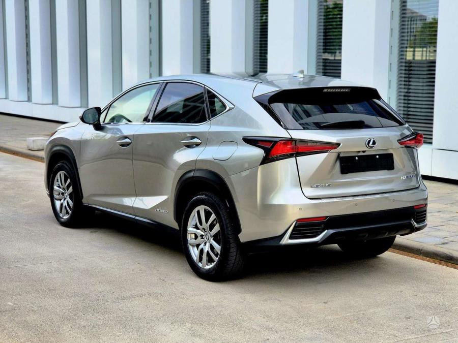 Grey Lexus NX 300h 2018 in Vilnius, with an engine capacity of 2.50 L and mileage of 260 thousand km for 22850 €, photo 6 on AUTOMOTO.COM.LV