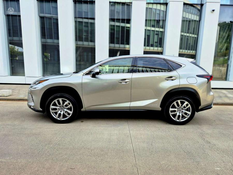 Grey Lexus NX 300h 2018 in Vilnius, with an engine capacity of 2.50 L and mileage of 260 thousand km for 22850 €, photo 8 on AUTOMOTO.COM.LV