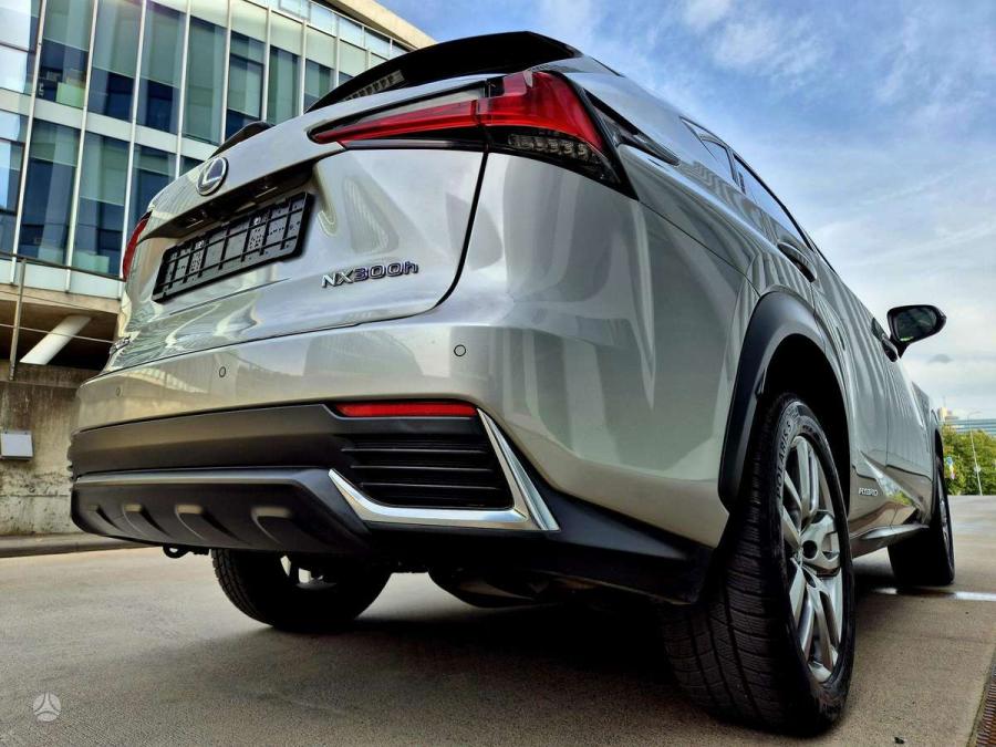 Grey Lexus NX 300h 2018 in Vilnius, with an engine capacity of 2.50 L and mileage of 260 thousand km for 22850 €, photo 14 on AUTOMOTO.COM.LV