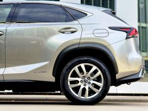 Grey Lexus NX 300h 2018 in Vilnius, with an engine capacity of 2.50 L and mileage of 260 thousand km for 22850 €, photo 17 on AUTOMOTO.COM.LV