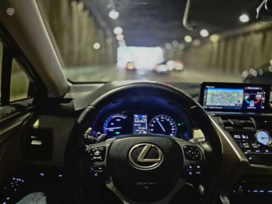 Grey Lexus NX 300h 2018 in Vilnius, with an engine capacity of 2.50 L and mileage of 260 thousand km for 22850 €, photo 36 on AUTOMOTO.COM.LV