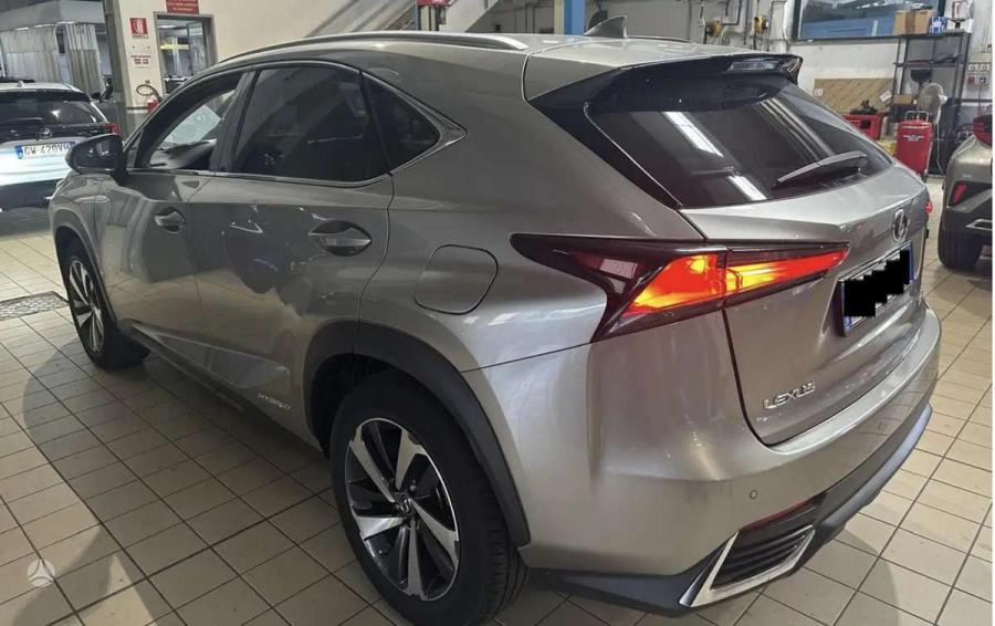 Grey Lexus NX 300h 2018 in Vilnius, with an engine capacity of 2.49 L and mileage of 95 thousand km for 25555 €, photo 1 on AUTOMOTO.COM.LV