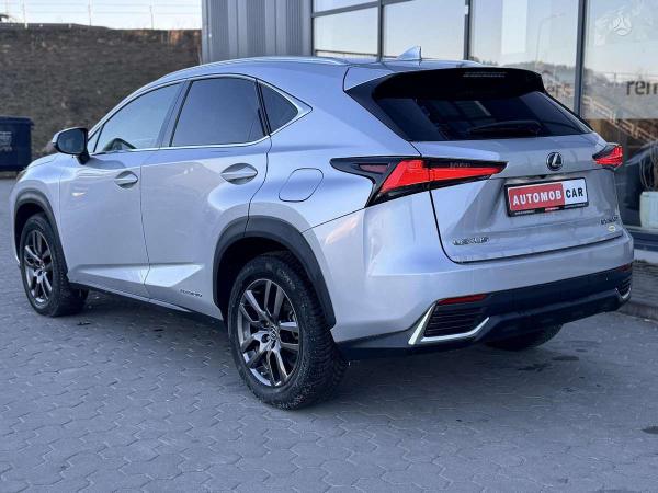 Pelēks Lexus NX 300h 2019 Viļņa, ar dzinēja tilpumu 2.49 L un nobraukumu 105 tūkst. km par 27950 €, foto 5 vietnē AUTOMOTO.COM.LV