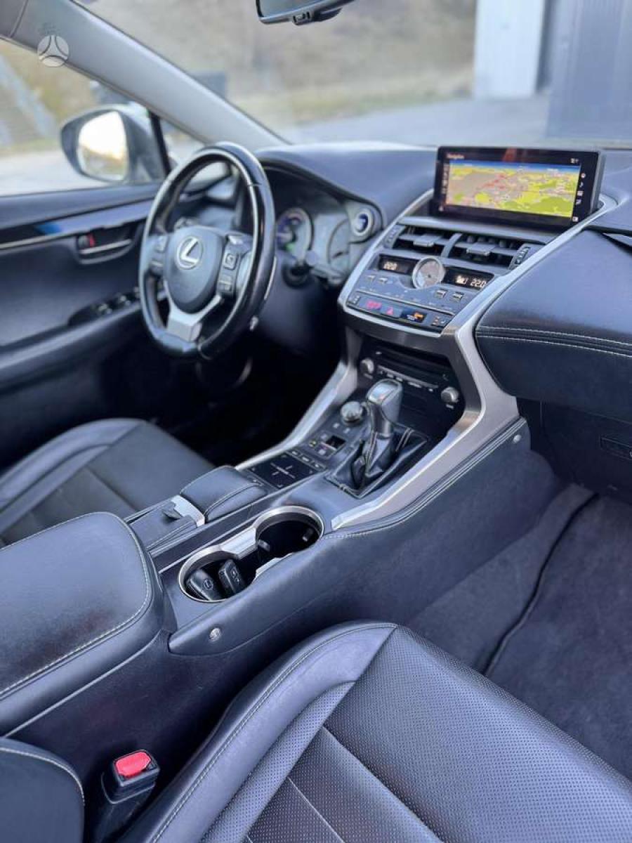 Grey Lexus NX 300h 2019 in Vilnius, with an engine capacity of 2.49 L and mileage of 105 thousand km for 27950 €, photo 10 on AUTOMOTO.COM.LV