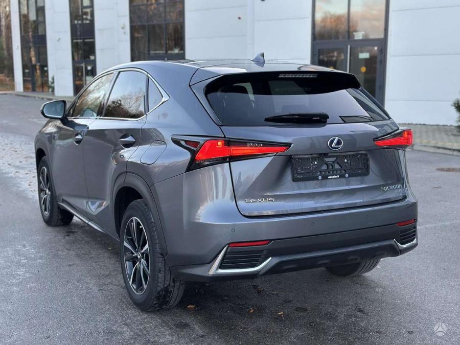 Pelēks Lexus NX 300h 2019 Kauņa, ar dzinēja tilpumu 2.49 L un nobraukumu 84 tūkst. km par 26950 €, foto 7 vietnē AUTOMOTO.COM.LV
