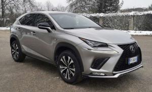 Pelēks Lexus NX 300h 2019 Viļņa, ar dzinēja tilpumu 2.49 L un nobraukumu 86 tūkst. km par 28499 €, foto  vietnē AUTOMOTO.COM.LV