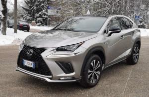 Серый Лексус NX 300h 2019 в Вильнюс, объемом двигателя 2.49 л и пробегом 86 тыс. км за 28499 €, фото 2 на AUTOMOTO.COM.LV