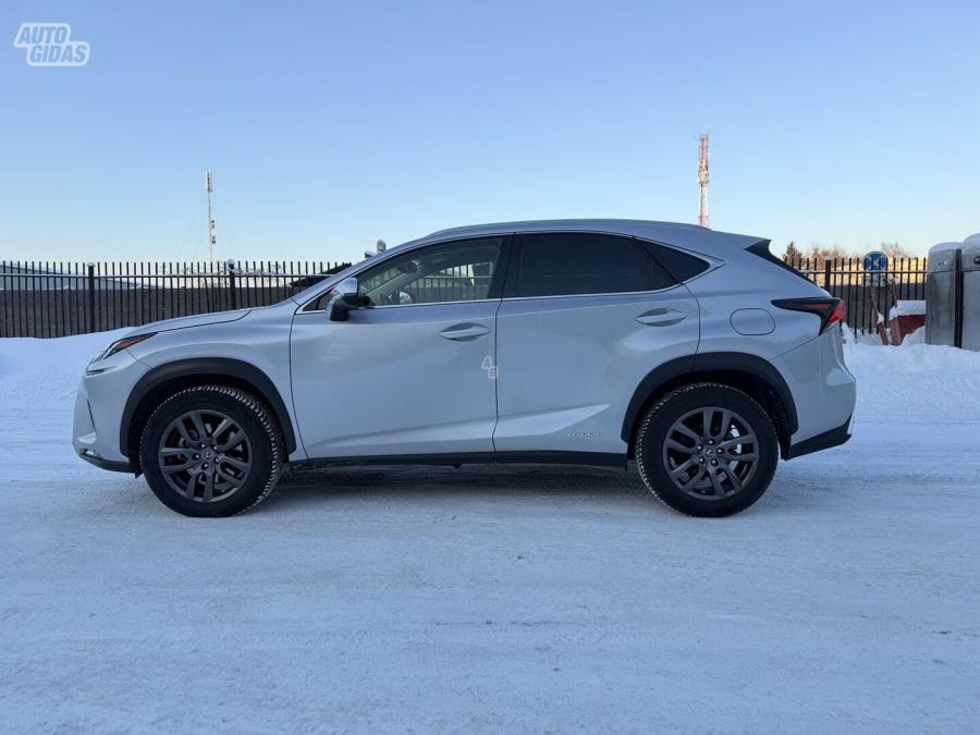 Grey Lexus NX 300h 2019 in Vilnius, with an engine capacity of 2.50 L and mileage of 105 thousand km for 26950 €, photo 9 on AUTOMOTO.COM.LV