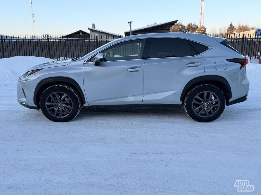 Grey Lexus NX 300h 2019 in Vilnius, with an engine capacity of 2.50 L and mileage of 105 thousand km for 26950 €, photo 10 on AUTOMOTO.COM.LV