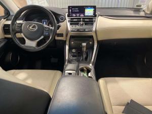 Серый Лексус NX 300h 2019 в Вильнюс, объемом двигателя 2.49 л и пробегом 103 тыс. км за 29999 €, фото 3 на AUTOMOTO.COM.LV