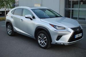 Pelēks Lexus NX 300h 2019 Viļņa, ar dzinēja tilpumu 2.50 L un nobraukumu 152 tūkst. km par 21950 €, foto  vietnē AUTOMOTO.COM.LV