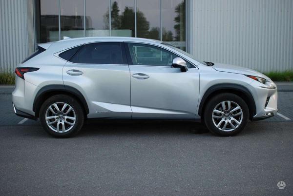 Pelēks Lexus NX 300h 2019 Viļņa, ar dzinēja tilpumu 2.50 L un nobraukumu 152 tūkst. km par 21950 €, foto 3 vietnē AUTOMOTO.COM.LV