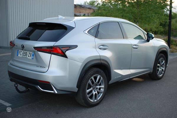 Pelēks Lexus NX 300h 2019 Viļņa, ar dzinēja tilpumu 2.50 L un nobraukumu 152 tūkst. km par 21950 €, foto 4 vietnē AUTOMOTO.COM.LV
