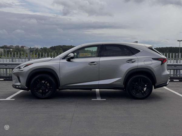 Pelēks Lexus NX 300h 2019 Viļņa, ar dzinēja tilpumu 2.49 L un nobraukumu 104 tūkst. km par 28850 €, foto 2 vietnē AUTOMOTO.COM.LV