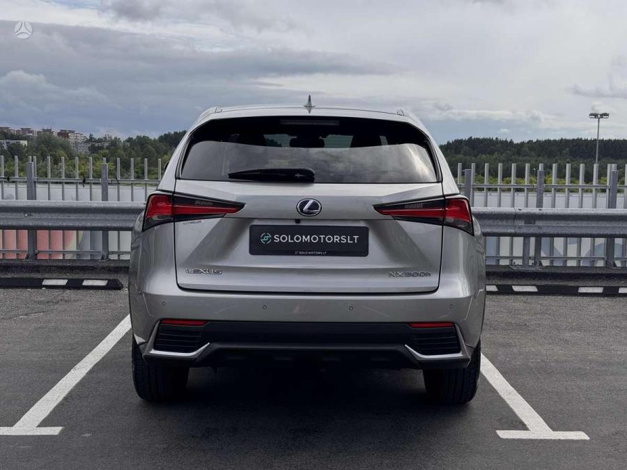 Grey Lexus NX 300h 2019 in Vilnius, with an engine capacity of 2.49 L and mileage of 104 thousand km for 28850 €, photo 5 on AUTOMOTO.COM.LV