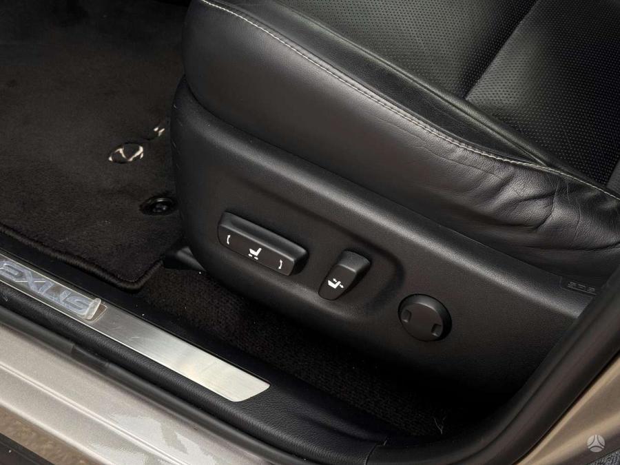 Grey Lexus NX 300h 2019 in Vilnius, with an engine capacity of 2.49 L and mileage of 104 thousand km for 28850 €, photo 15 on AUTOMOTO.COM.LV