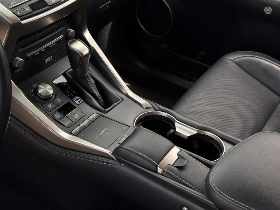 Grey Lexus NX 300h 2019 in Vilnius, with an engine capacity of 2.49 L and mileage of 104 thousand km for 28850 €, photo 28 on AUTOMOTO.COM.LV