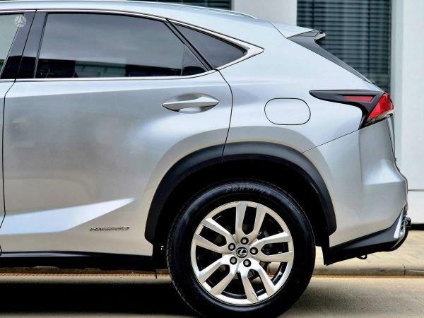 Grey Lexus NX 300h 2019 in Vilnius, with an engine capacity of 2.49 L and mileage of 155 thousand km for 23650 €, photo 8 on AUTOMOTO.COM.LV