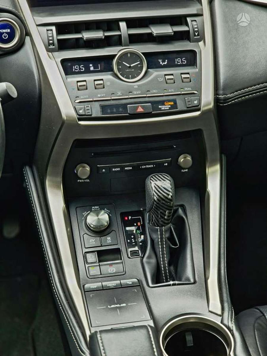 Серый Лексус NX 300h 2019 в Вильнюс, объемом двигателя 2.49 л и пробегом 155 тыс. км за 23650 €, фото 27 на AUTOMOTO.COM.LV