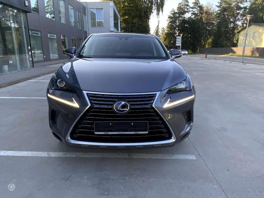 Серый Лексус NX 300h 2019 в Вильнюс, объемом двигателя 2.49 л и пробегом 46 тыс. км за 28950 €, фото 3 на AUTOMOTO.COM.LV