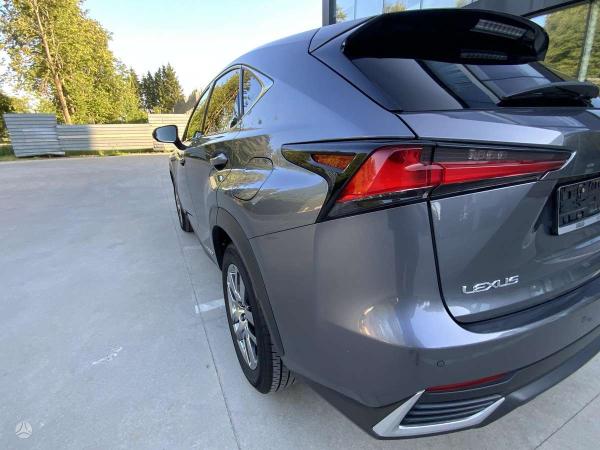 Pelēks Lexus NX 300h 2019 Viļņa, ar dzinēja tilpumu 2.49 L un nobraukumu 46 tūkst. km par 28950 €, foto 5 vietnē AUTOMOTO.COM.LV