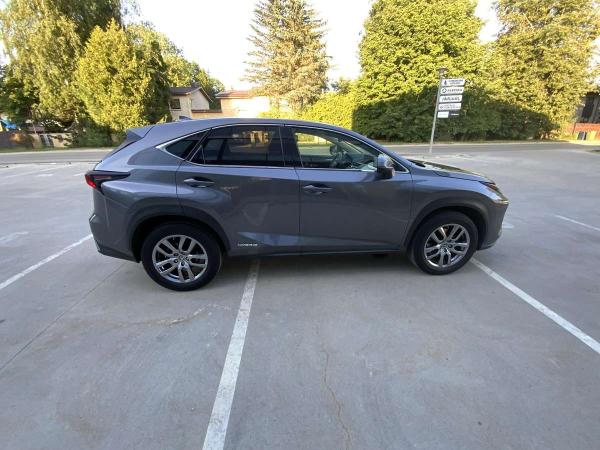Pelēks Lexus NX 300h 2019 Viļņa, ar dzinēja tilpumu 2.49 L un nobraukumu 46 tūkst. km par 28950 €, foto 9 vietnē AUTOMOTO.COM.LV