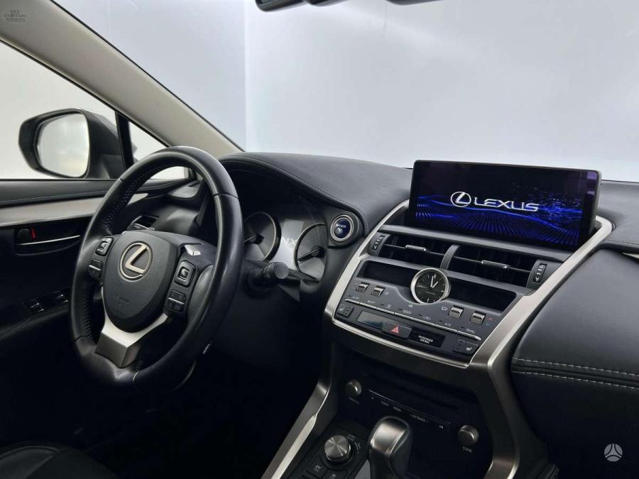 Серый Лексус NX 300h 2019 в Вильнюс, объемом двигателя 2.49 л и пробегом 138 тыс. км за 29900 €, фото 15 на AUTOMOTO.COM.LV