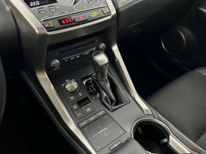 Серый Лексус NX 300h 2019 в Вильнюс, объемом двигателя 2.49 л и пробегом 138 тыс. км за 29900 €, фото 25 на AUTOMOTO.COM.LV