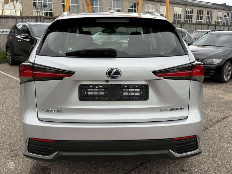 Серый Лексус NX 300h 2019 в Вильнюс, объемом двигателя 2.49 л и пробегом 108 тыс. км за 24500 €, фото 12 на AUTOMOTO.COM.LV