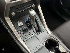 Серый Лексус NX 300h 2019 в Вильнюс, объемом двигателя 2.49 л и пробегом 108 тыс. км за 24500 €, фото 23 на AUTOMOTO.COM.LV