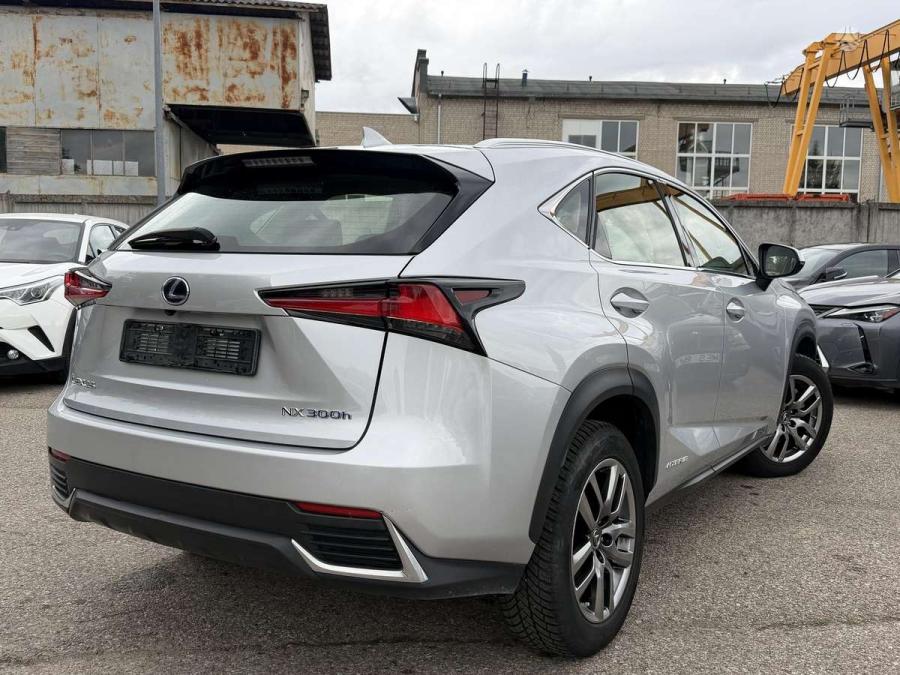 Серый Лексус NX 300h 2019 в Вильнюс, объемом двигателя 2.49 л и пробегом 108 тыс. км за 24300 €, фото 10 на AUTOMOTO.COM.LV