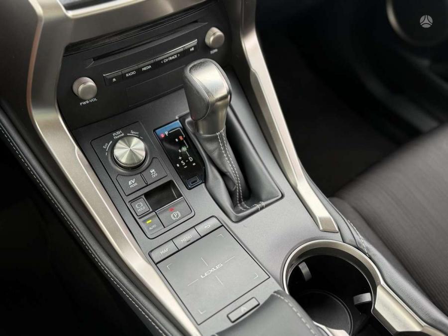 Серый Лексус NX 300h 2019 в Вильнюс, объемом двигателя 2.49 л и пробегом 108 тыс. км за 24300 €, фото 23 на AUTOMOTO.COM.LV
