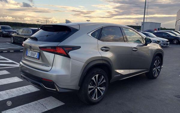 Lexus NX 300h 2019 Viļņa vietnē Pelēks Lexus NX 300h 2019 Viļņa, ar dzinēja tilpumu 2.49 L un nobraukumu 189 tūkst. km par 28755 €, foto 3 vietnē AUTOMOTO.COM.LV