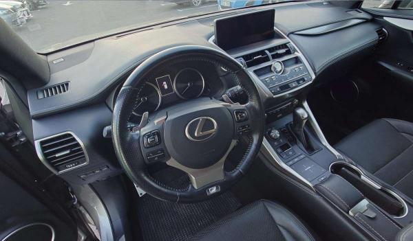 Lexus NX 300h 2019 Viļņa vietnē Pelēks Lexus NX 300h 2019 Viļņa, ar dzinēja tilpumu 2.49 L un nobraukumu 189 tūkst. km par 28755 €, foto 11 vietnē AUTOMOTO.COM.LV
