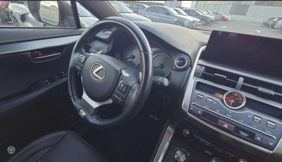 Pelēks Lexus NX 300h 2019 Viļņa, ar dzinēja tilpumu 2.49 L un nobraukumu 189 tūkst. km par 28755 €, foto 17 vietnē AUTOMOTO.COM.LV