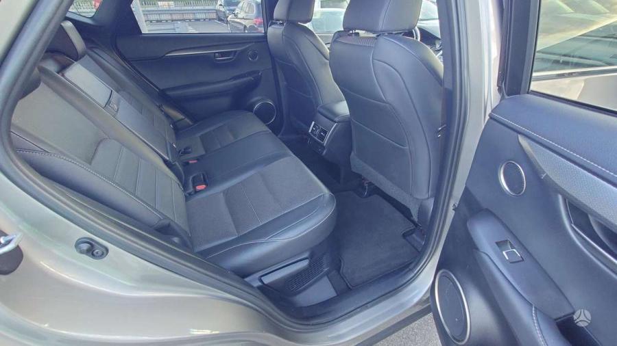 Pelēks Lexus NX 300h 2019 Viļņa, ar dzinēja tilpumu 2.49 L un nobraukumu 189 tūkst. km par 28755 €, foto 18 vietnē AUTOMOTO.COM.LV