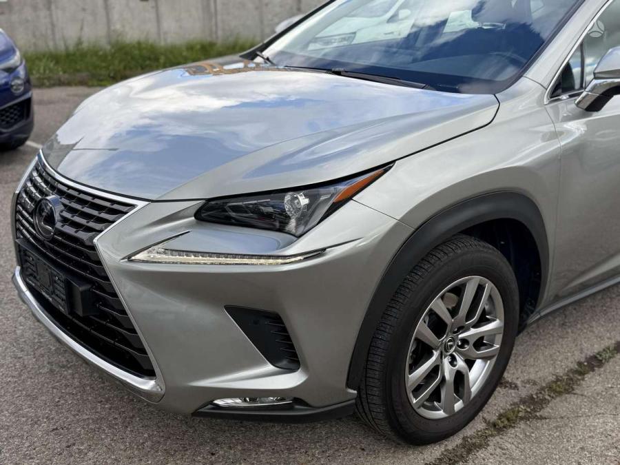 Grey Lexus NX 300h 2019 in Vilnius, with an engine capacity of 2.49 L and mileage of 240 thousand km for 19900 €, photo 4 on AUTOMOTO.COM.LV