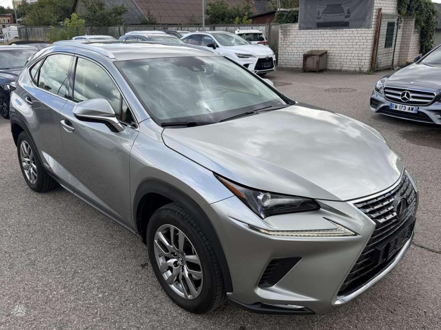 Grey Lexus NX 300h 2019 in Vilnius, with an engine capacity of 2.49 L and mileage of 240 thousand km for 19900 €, photo 8 on AUTOMOTO.COM.LV